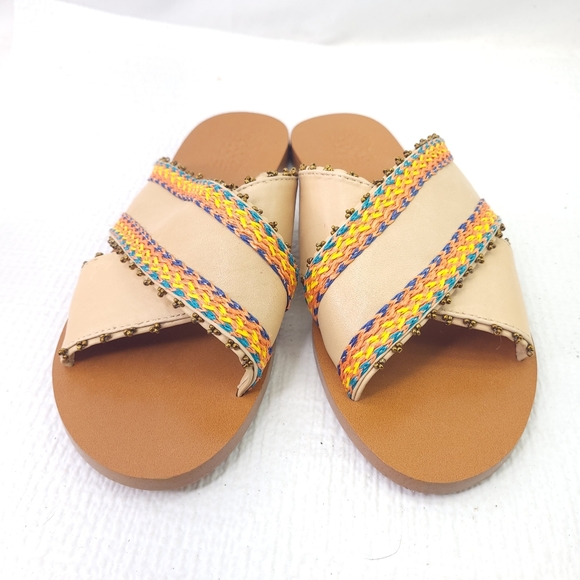 Vince Camuto | Shoes | Vince Camuto Averal Size 7 Tan Criss Cross ...